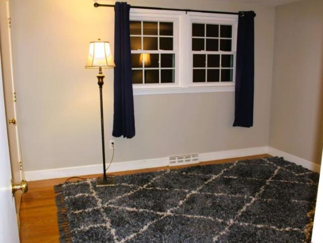 Holliston Room Available In Townhouse