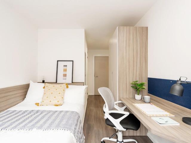 Hollis Croft, Sheffield S1, Room to rent, £498 pcm | PrimeLocation