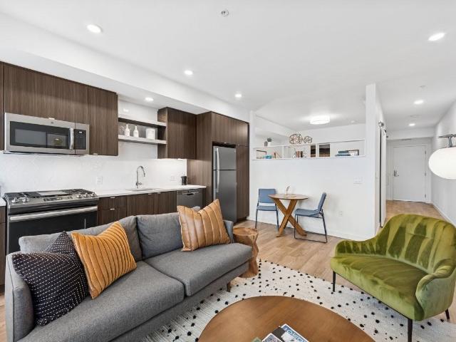 Hollis Studio Apartment for Rent at 1625 Sw Alder St, Portland, OR 97205 Goose Hollow