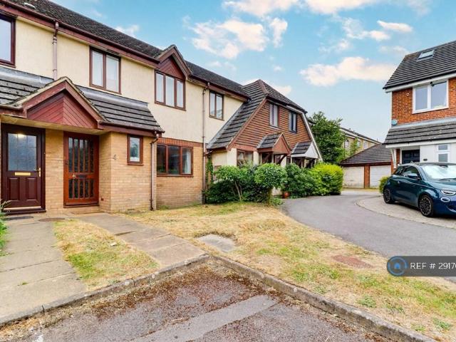 Hollow Close, Guildford, GU2 3 bed terraced house to rent £2,150 pcm £496 pw