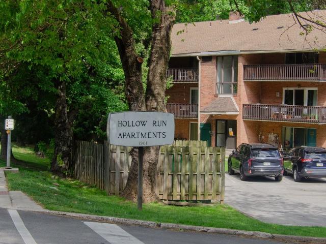 Hollow Run Apartments 1 Bedroom Apartment for Rent at 1901 W Chester Pike, Havertown, PA 19083