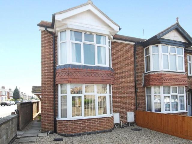 Hollow Way, Cowley 4 bed end of terrace house to rent £2,400 pcm £554 pw