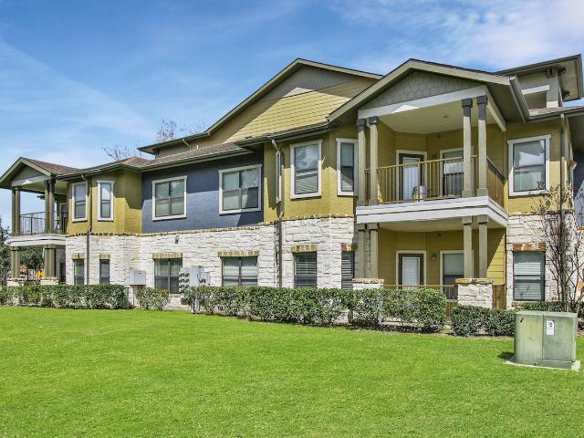 Hollow Tree Park 2 Bedroom Apartment for Rent at 101 Hollow Tree Ln, Houston, TX 77090