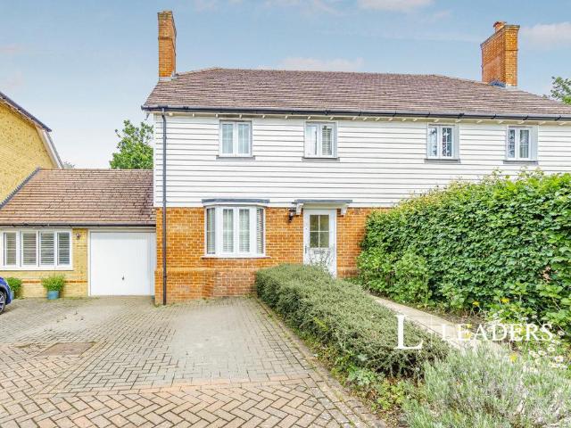 Hollow Trees Close, Off Hollow Trees. 3 bed house to rent £2,100 pcm £485 pw