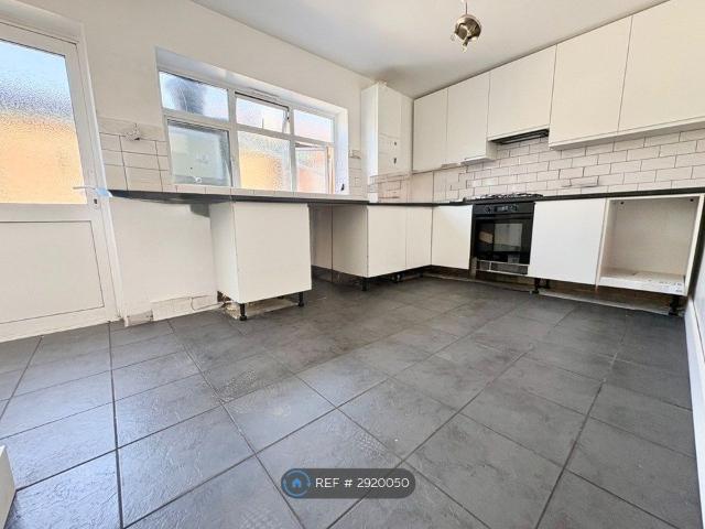Holloway, London N19, 4 bed flat to rent, £3,750 pcm | PrimeLocation
