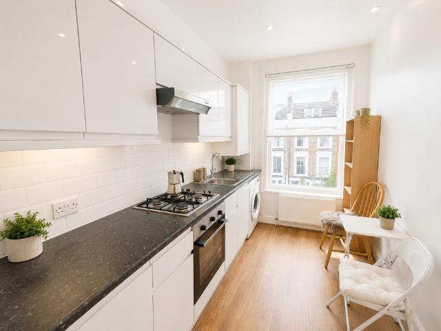 Holloway, london N7 4 bed flat to rent £3,550 pcm £819 pw