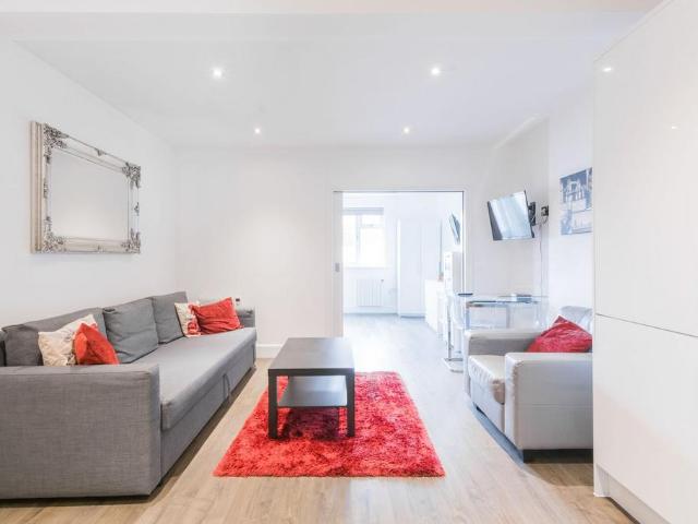 Holloway Road, N7, Holloway, London, N7 1 bed flat to rent £1,700 pcm £392 pw