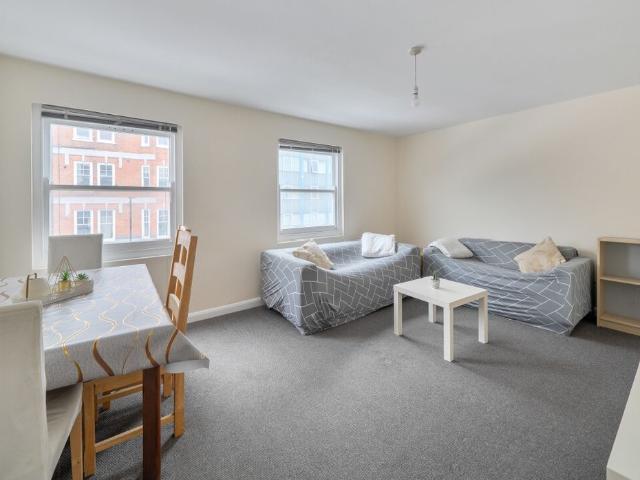 Holloway Road N19, 2 bed flat to rent, £2,200 pcm | PrimeLocation