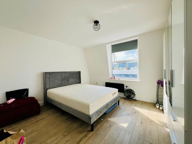 Holloway Road, Holloway N7, 1 bed flat to rent, £2,000 pcm | PrimeLocation