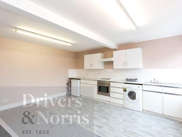 Holloway Road, Holloway, London N7, 2 bed flat to rent, £1,950 pcm | PrimeLocation