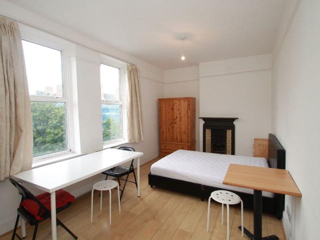 Holloway Road, Holloway, London N7, Studio to rent, £1,300 pcm | PrimeLocation