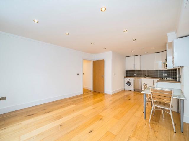 Holloway Road, Holloway Road N7, 1 bed flat to rent, £2,300 pcm | PrimeLocation