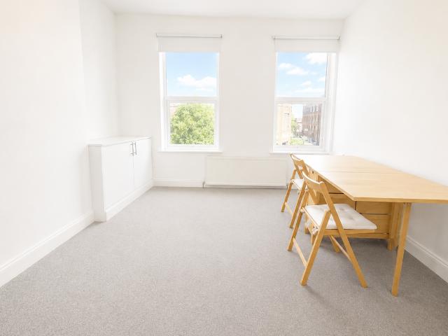 Holloway Road, Islington N19, 2 bed flat to rent, £2,150 pcm | PrimeLocation
