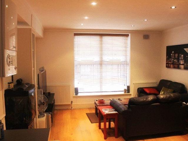 Holloway Road, London 1 bed apartment to rent £2,350 pcm £542 pw
