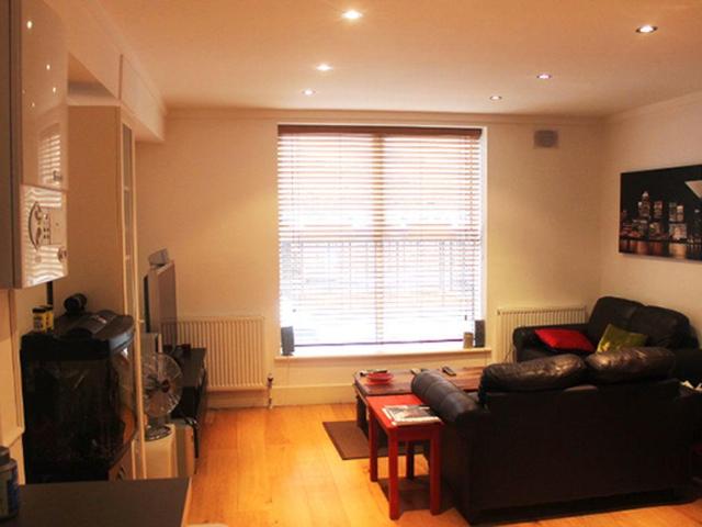 Holloway Road, London 1 bed apartment to rent £2,350 pcm £542 pw
