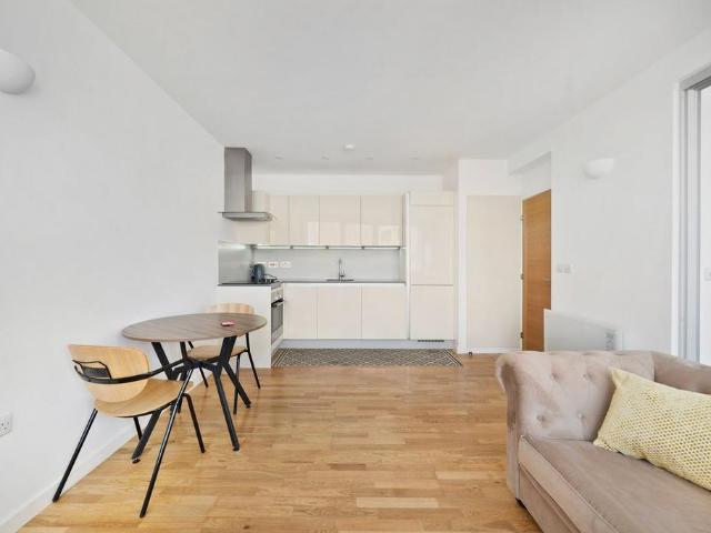 Holloway Road, London, London, N19 1 bed apartment to rent £1,735 pcm £400 pw