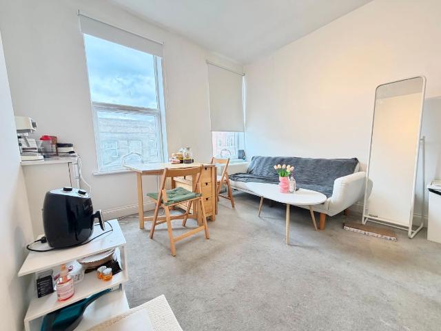 Holloway Road, London N19, 2 bed flat to rent, £2,250 pcm | PrimeLocation