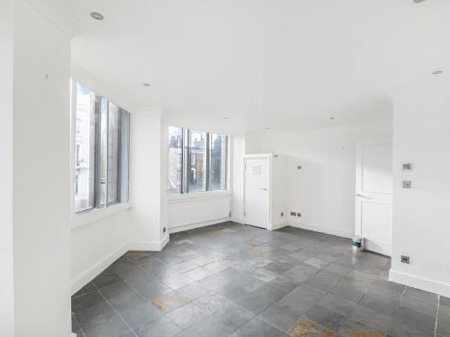 Holloway Road, London, N19 2 bed flat to rent £2,353 pcm £543 pw