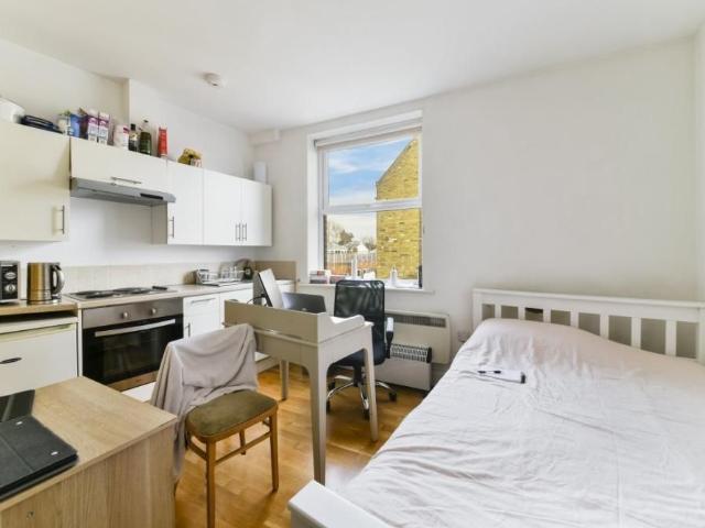 Holloway Road, London N19, Studio to rent, £1,213 pcm | PrimeLocation