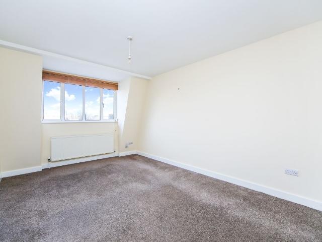 Holloway Road, London N7, 3 bed flat to rent, £2,450 pcm | PrimeLocation