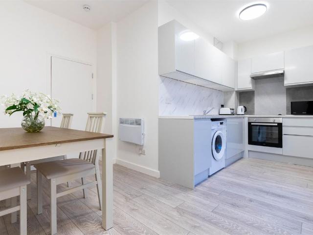 Holloway Road, London N7, Room to rent, £1,300 pcm | PrimeLocation