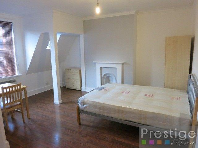 Holloway Road, London N7, Studio to rent, £1,400 pcm | PrimeLocation