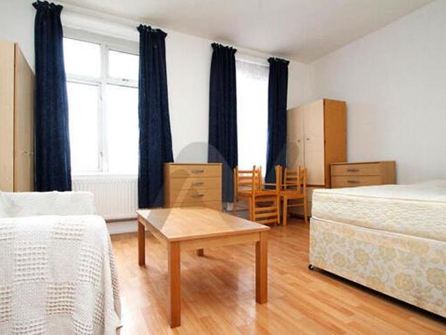 Holloway Road, London, Studio Flat For