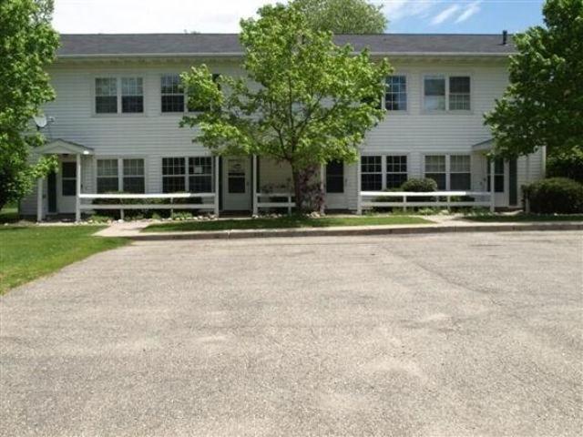 Holly 2 Bedroom Apartment for Rent at 871 Elm St, Holly, MI 48442