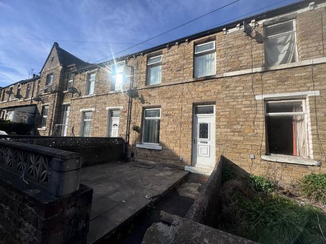 Holly Terrace, Huddersfield HD1, 2 bed terraced house to rent, £695 pcm | PrimeLocation