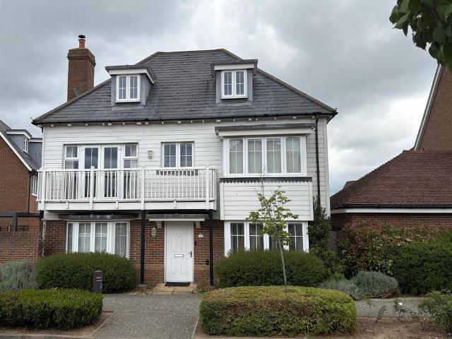 Holly Way, Kings Hill, 5 bed detached house to rent £3,100 pcm £715 pw