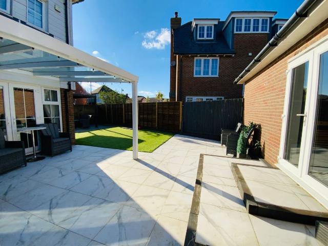 Holly Way, Kings Hill ME19, 5 bed detached house to rent, £3,100 pcm | PrimeLocation