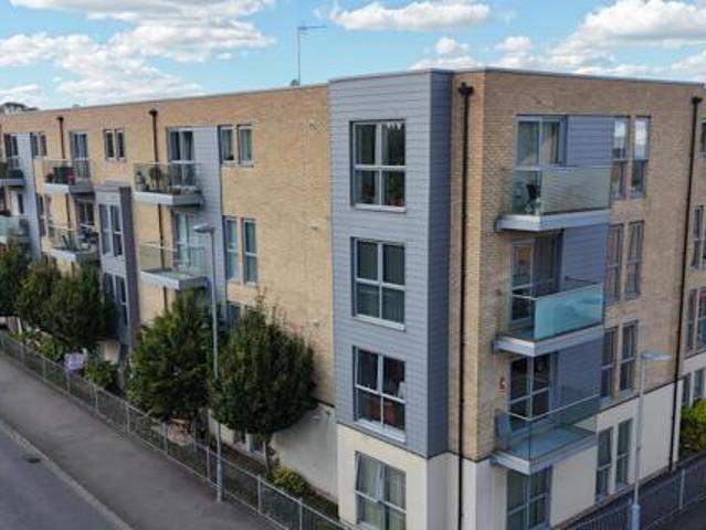 Holly Acre, Dunstable, 2 Bedroom Flat