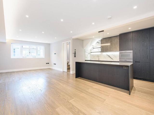 Holly Bush Vale, Hampstead, London, NW3 2 bed terraced house to rent £6,500 pcm £1,500 pw