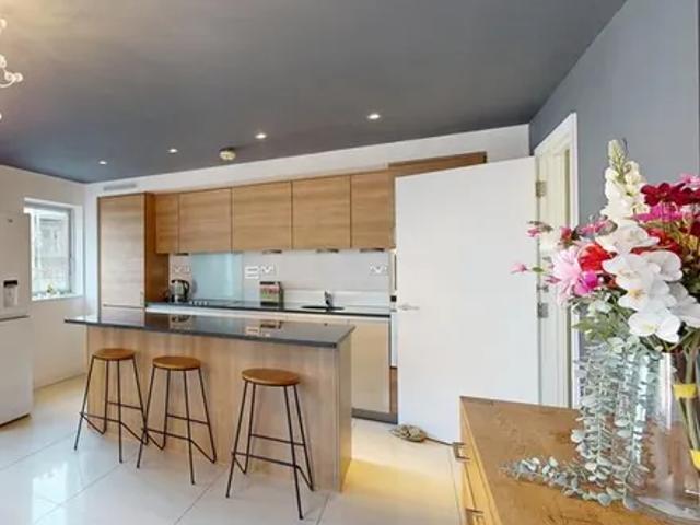 Holly Court, West Parkside, London, SE10 0QF, United Kingdom | Room for rent #125280040 | Rentberry