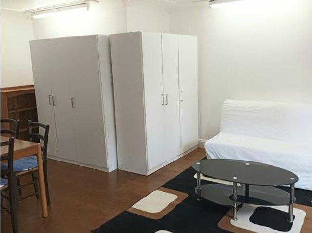 Holly Court, London E13, 2 bed flat to rent, £1,850 pcm | PrimeLocation
