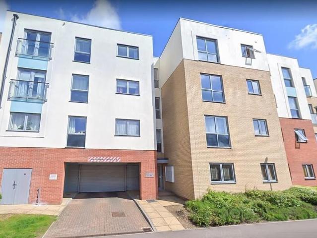 Holly Court, Stevenage 2 bed apartment to rent £1,450 pcm £335 pw