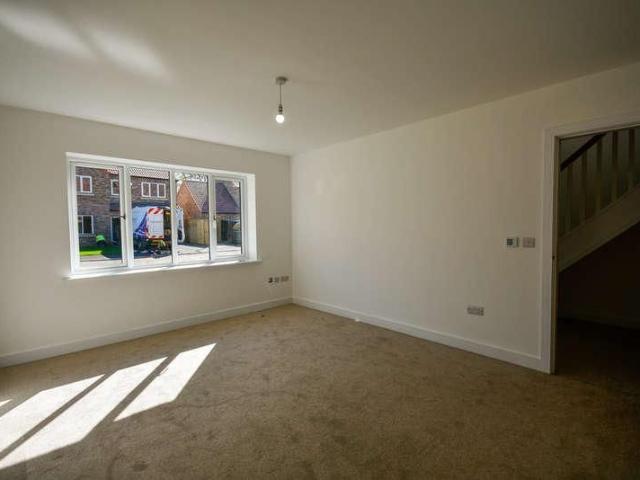 Holly Close, Whitley, DN14