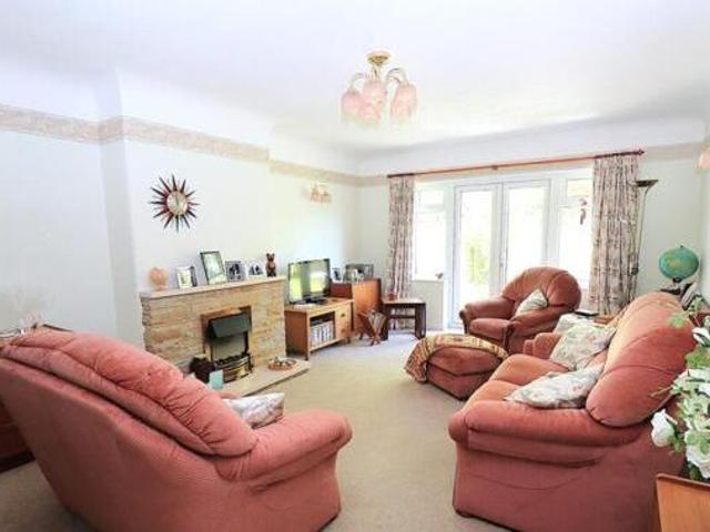 Holly Close, Farnborough, 3 Bedroom Semi detached