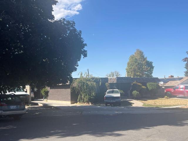 Holly Dr