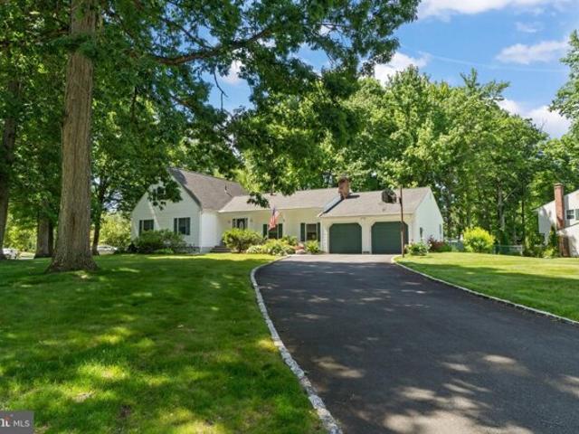 Holly Dr, East Windsor, Home For Sale