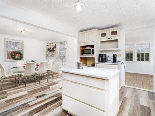 Holly Dr, Gardner, Home For Sale