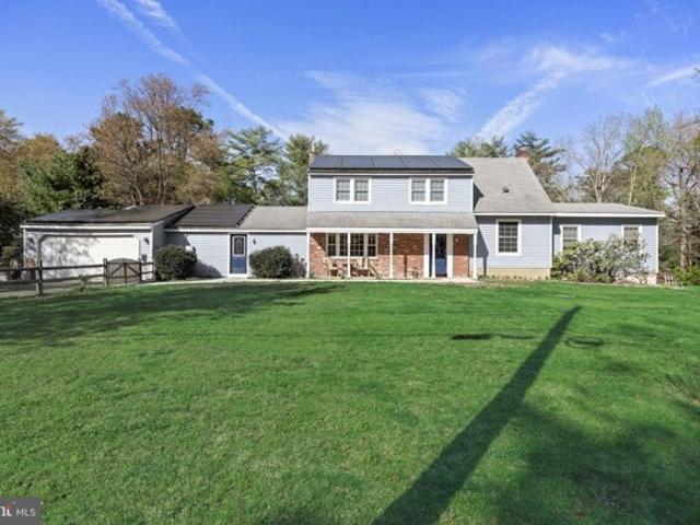 Holly Dr, Medford, Home For Sale