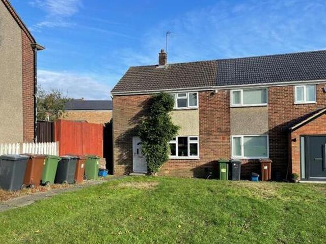 Holly Drive, Potters Bar, 2 Bedroom End