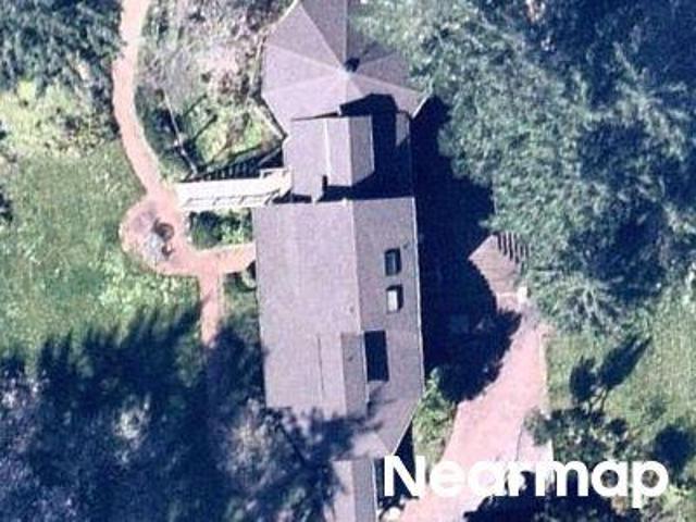 Holly Farm Ln NE