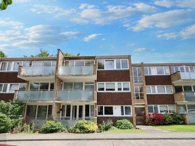 Holly House, Sawyers Hall Lane, 2 Bedroom Flat