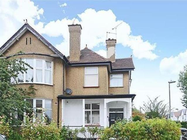 Holly Park, Finchley, 2 Bedroom Apartment
