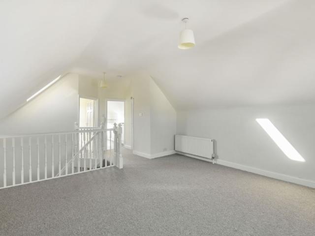 Holly Park Road, Frient Barnet London N11, 1 bed flat to rent, £1,300 pcm | PrimeLocation