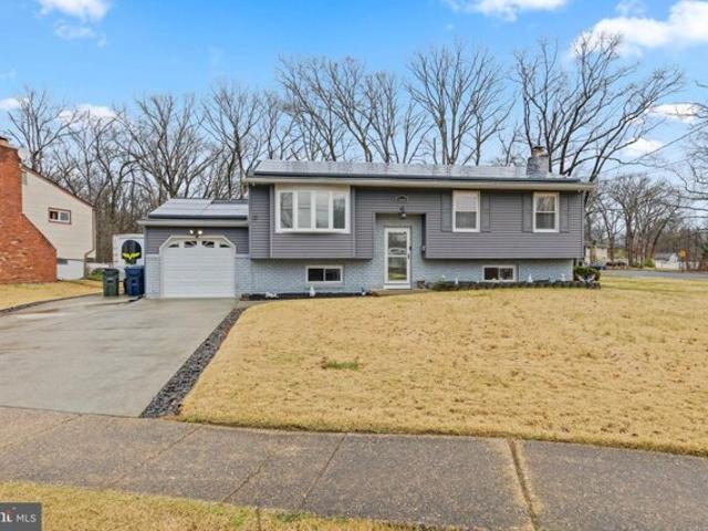 Holly Pkwy, Williamstown, Home For Sale