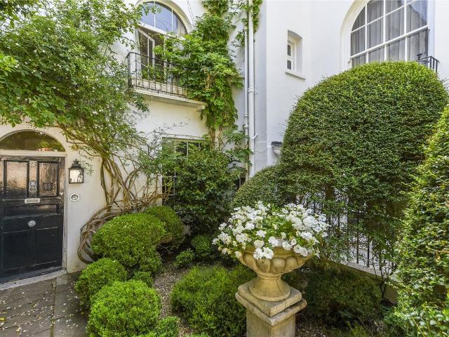 Holly Place, Hampstead, London NW3, 3 bed terraced house to rent, £11,500 pcm | PrimeLocation