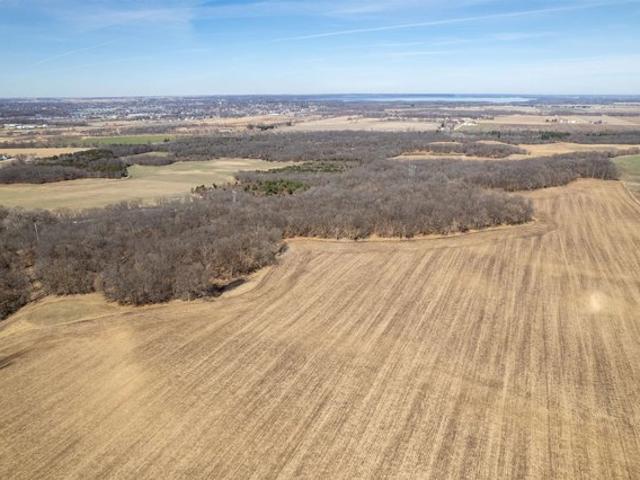 Holly Rd, Fulton, IL 61252